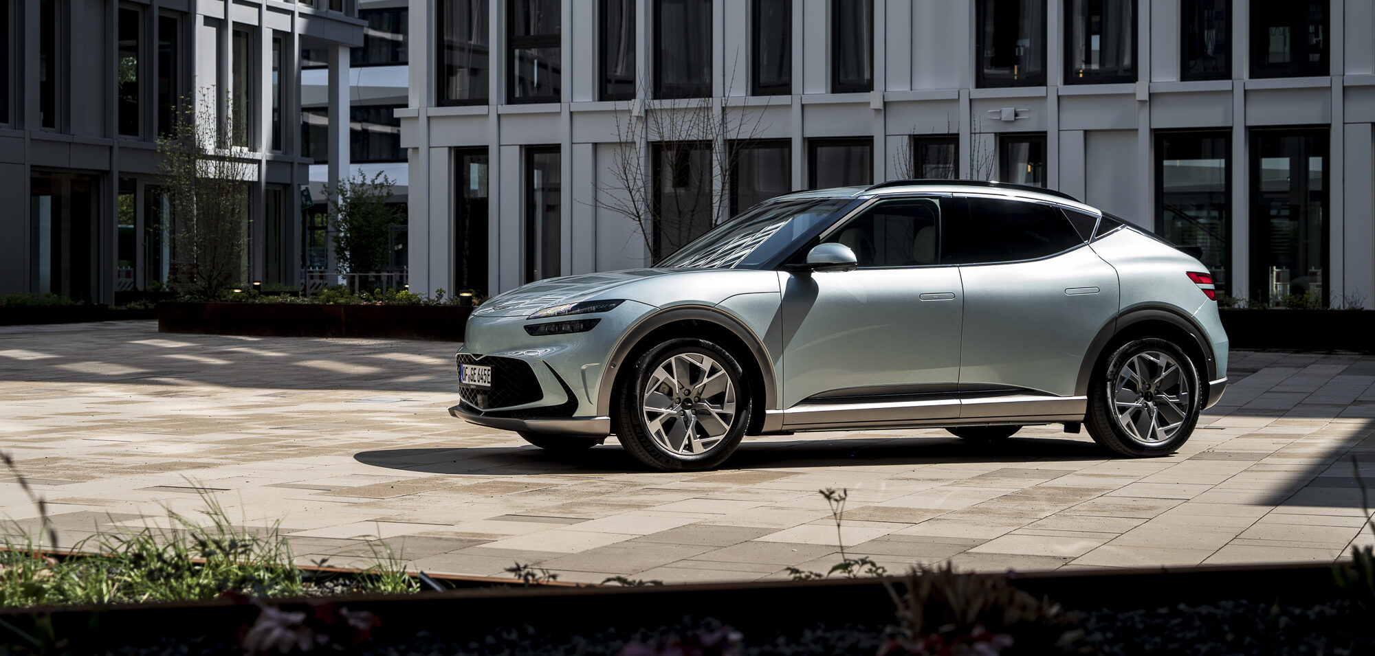 Under the hood of the 2023 Genesis GV60 | Automotive Powertrain ...