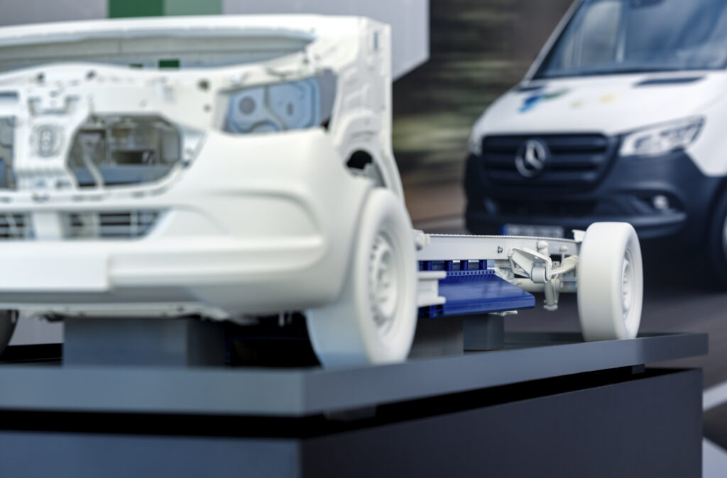 Mercedes-Benz unveils modular all-electric eSprinter | Automotive ...