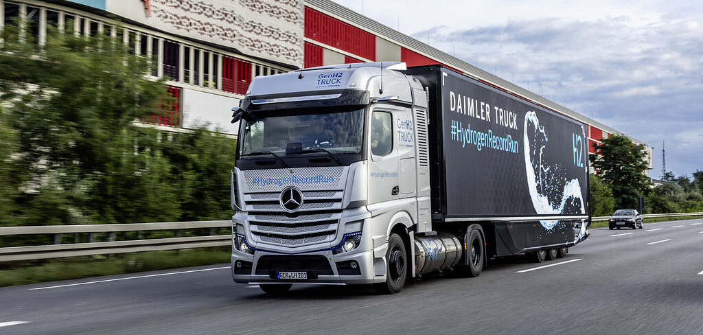 Record-setting H2 run for Daimler Truck | Automotive Powertrain ...