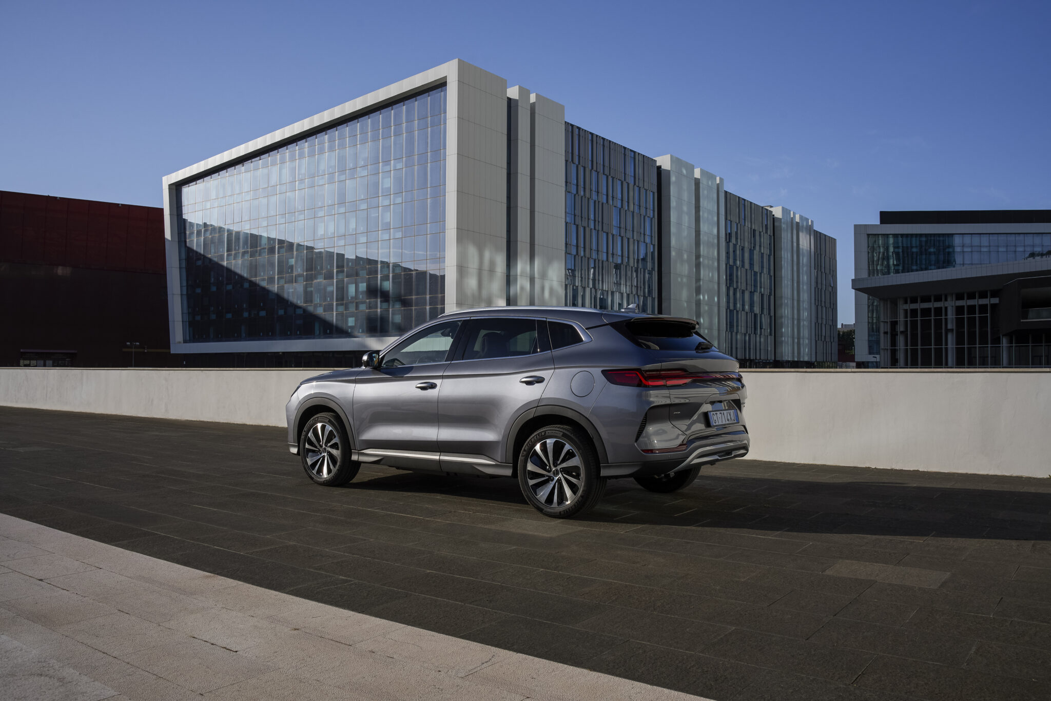 BYD introduces its first PHEV in Europe | Automotive Powertrain ...