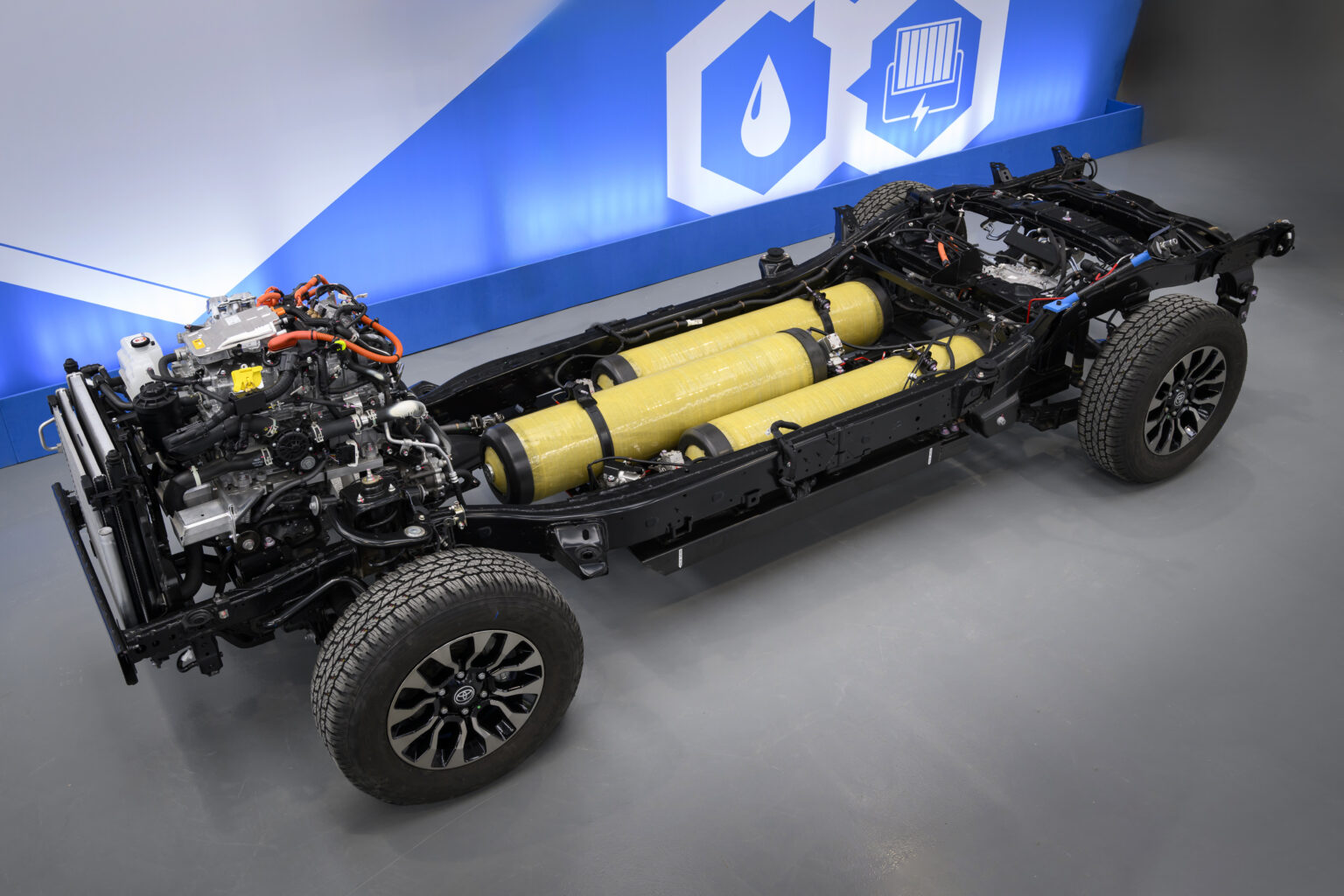 Toyota's Hilux fuel cell project reaches demonstration phase ...
