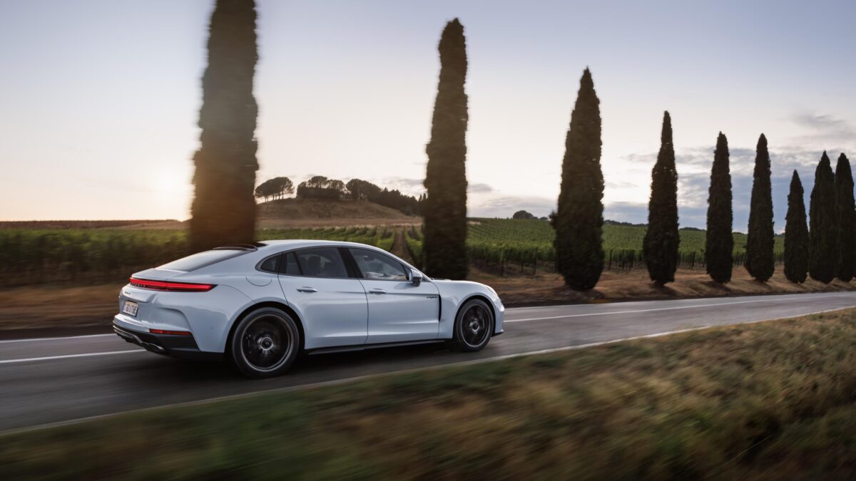Turbo V8 engine powers Porsche's Panamera Turbo S E-Hybrid and Panamera ...